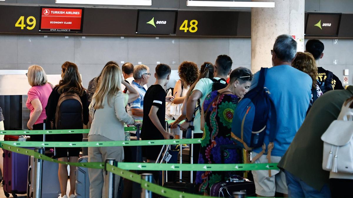 Aeropuerto Valencia: pasajeros en febrero de 2025