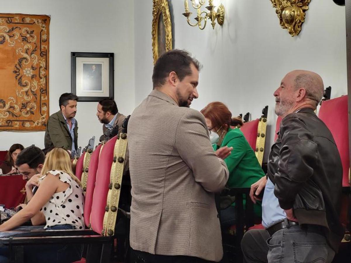 El Pleno toma conocimiento de la renuncia del edil Alejandro Marrero