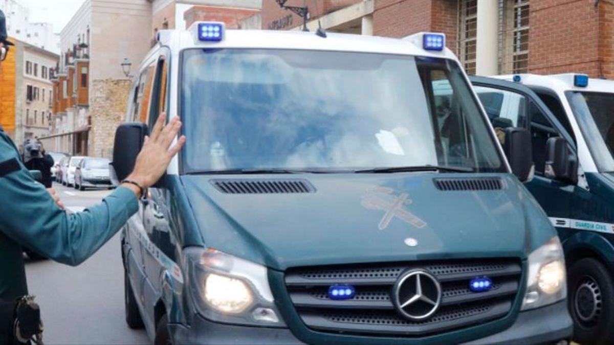 Un hombre causa la muerte a otro de una cuchillada cuando iba a ...