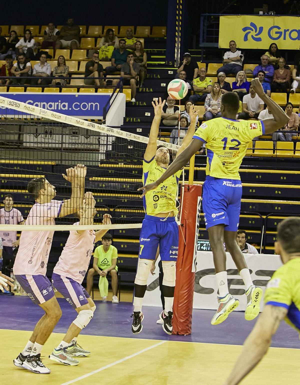 Paseo triunfal del Guaguas ante el Léleman - laprovincia.es