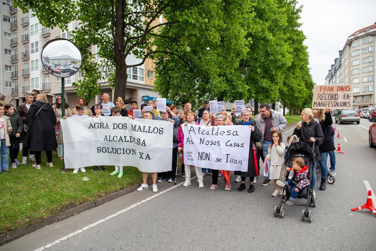 Protesta vecinal en Agra dos Mallos: "Nuestras casas no se tiran"