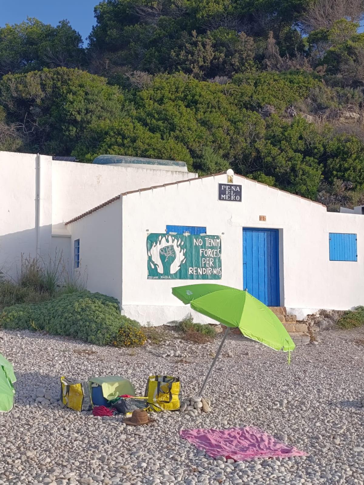 La puerta azul se pone verde | Los docentes transforman un icono ...