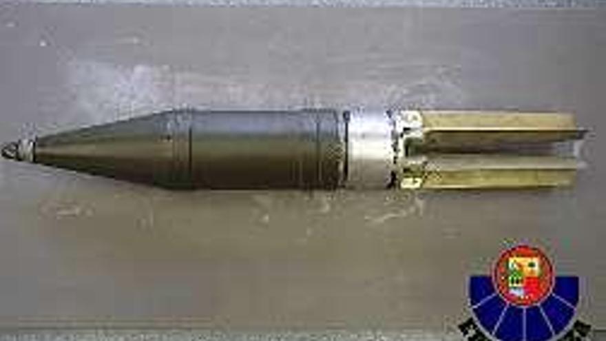 Hallado en Bilbao un proyectil militar antitanque junto con documentos ...