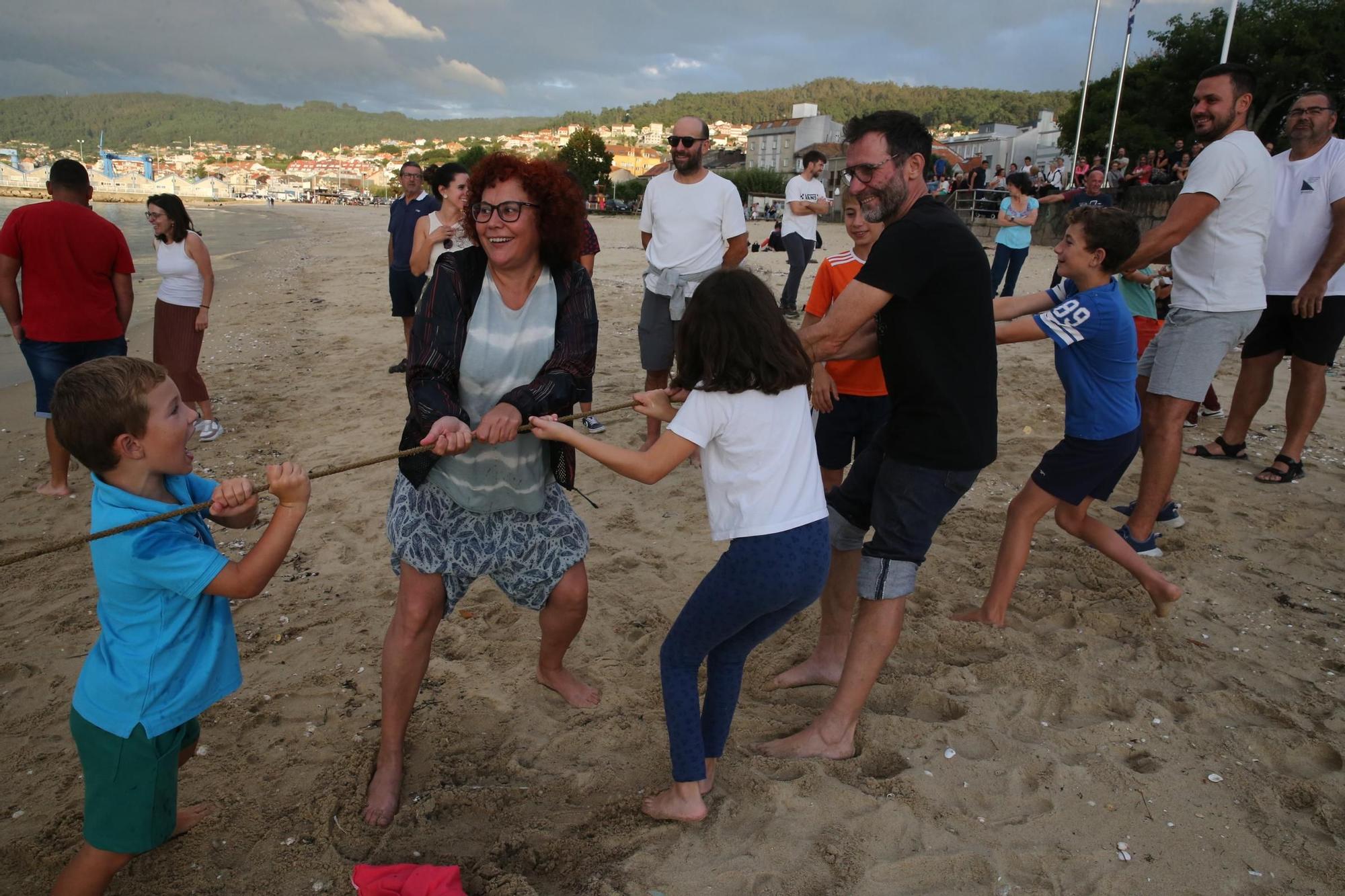 Una rapeta en la playa de Banda do Río. II Xornadas Bueu Vive o Mar