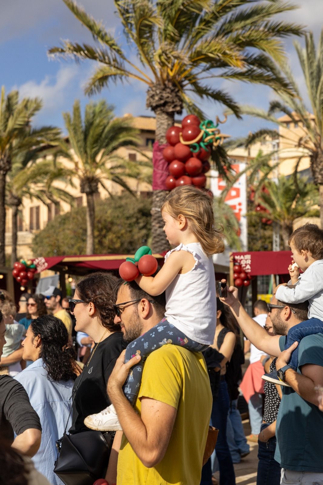 FOTOS | Arranca la segunda edición del Raïm en Palma con gran afluencia ...