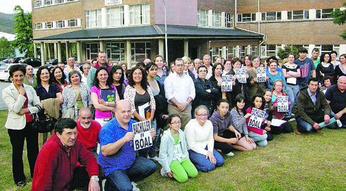 Boal se moviliza contra el fin del Bachillerato en el instituto local