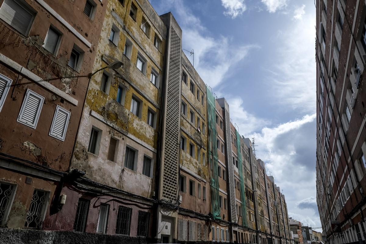 Así es la vida en el barrio con el piso más barato de Las Palmas de ...
