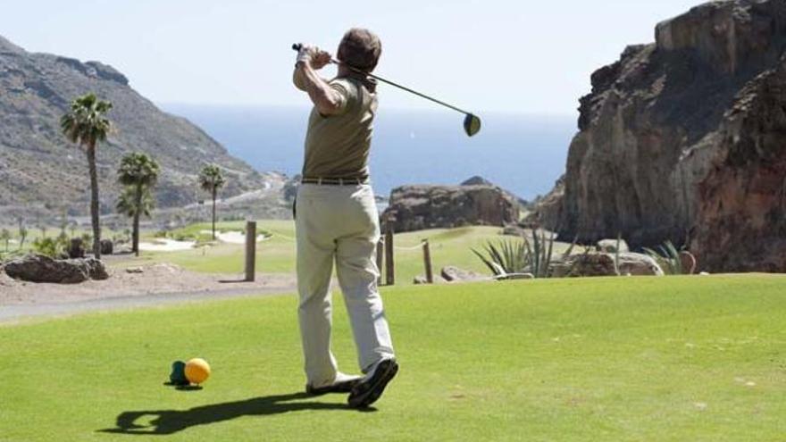 Lopesan y Livingston embargan todo el suelo del campo de golf de Anfi Tauro