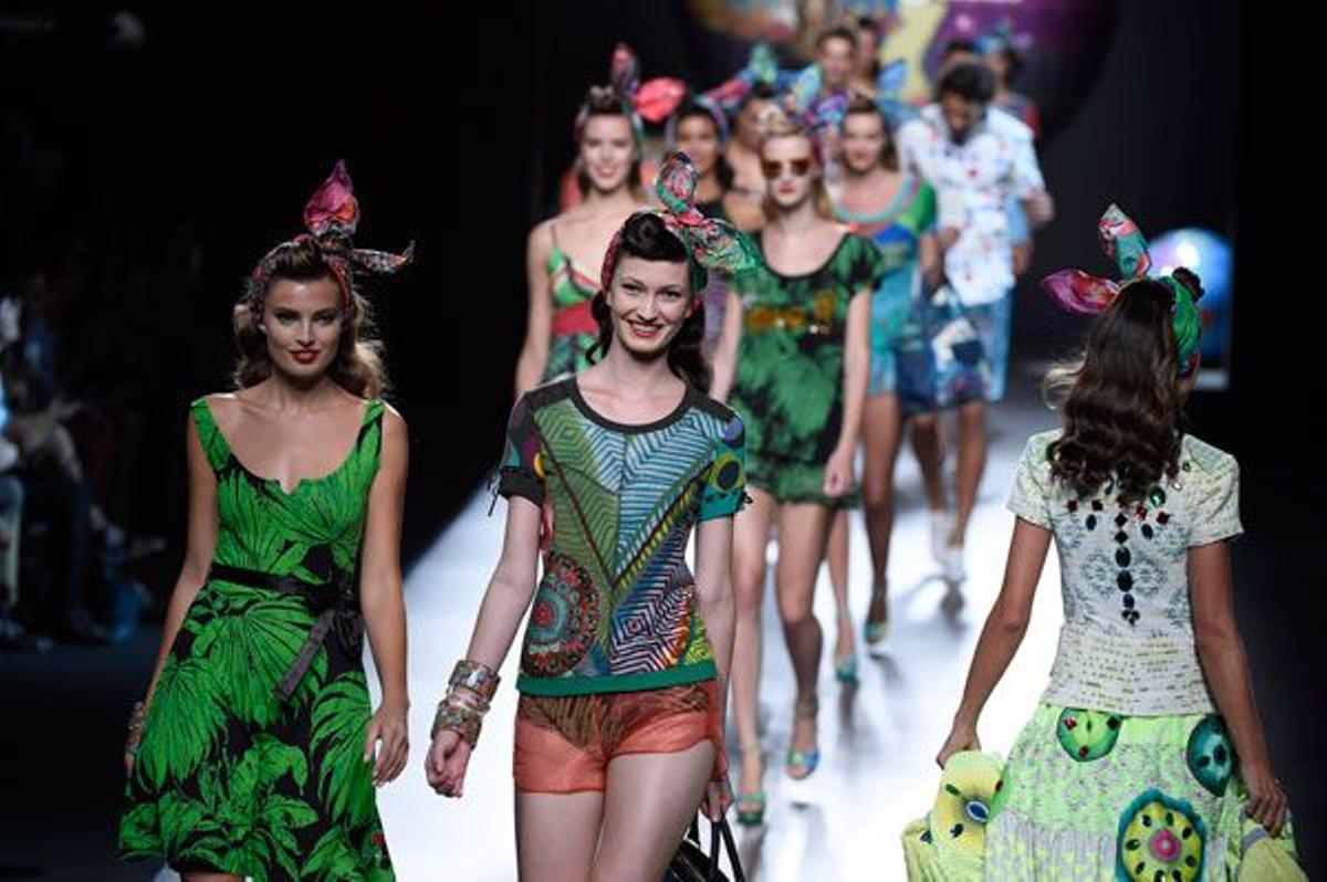 Desigual nos adentra en un viaje por la moda - Woman