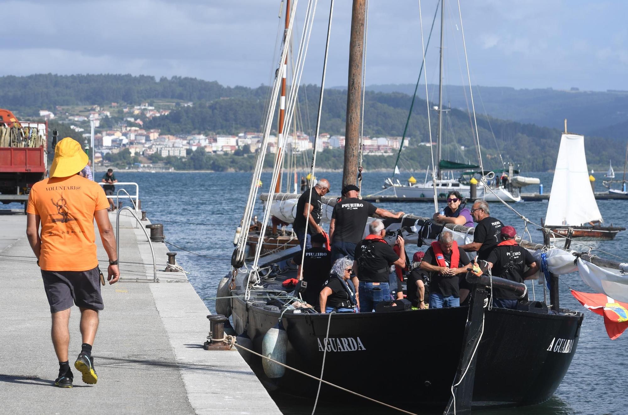 Encuentro de embarcaciones tradicionales en Sada