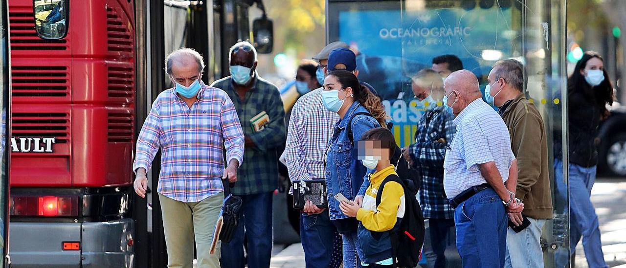 Valencia | La huelga de la EMT se radicaliza con paros de 12 horas y en ... Valencia | La huelga de la EMT se radicaliza con paros de 12 horas y en ...
