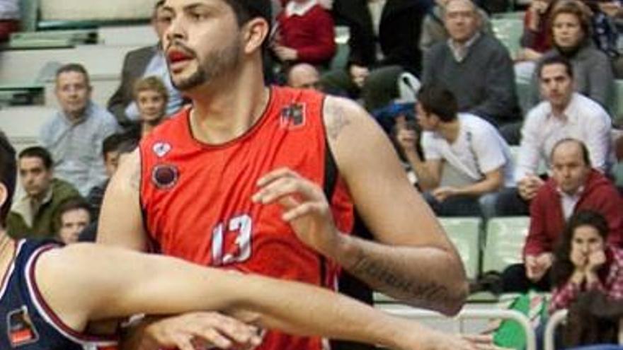 El Power completa su plantilla con el pívot brasileño Faverani