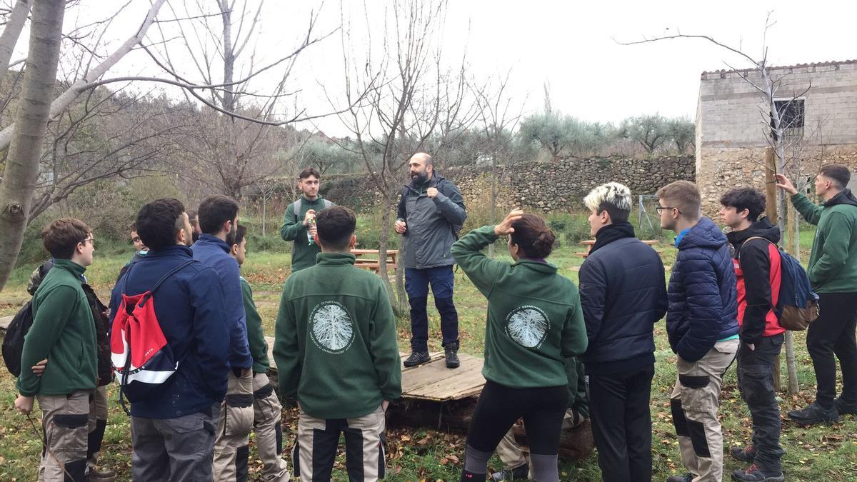 Bejís recupera caminos y puentes del río Palancia