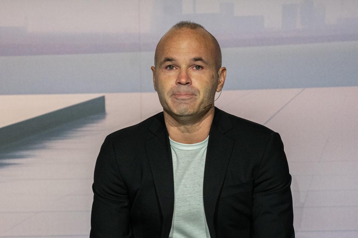Andrés Iniesta se despide del fútbol en Barcelona | FOTOS