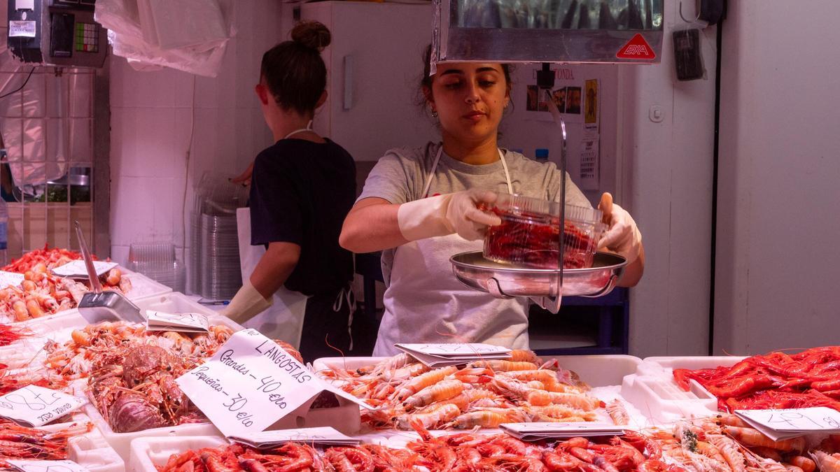 GAMBA RECORTE PESCA | El Consell recurrirá el recorte a la gamba roja ...