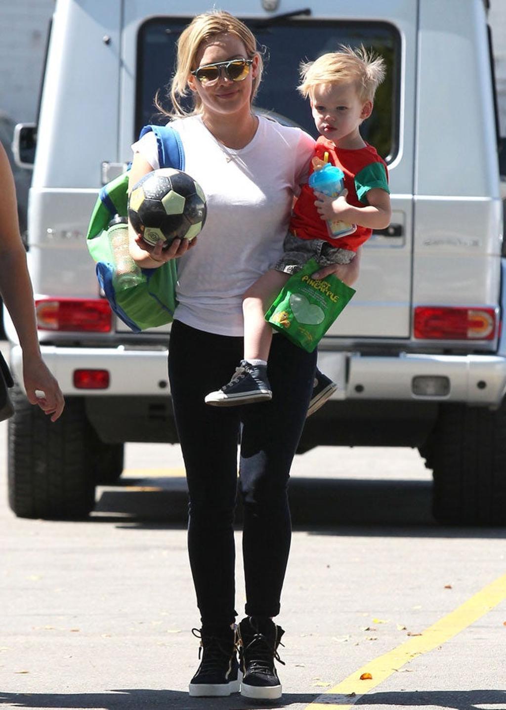 Hilary Duff, relax en el parque con su hombrecito - Cuore