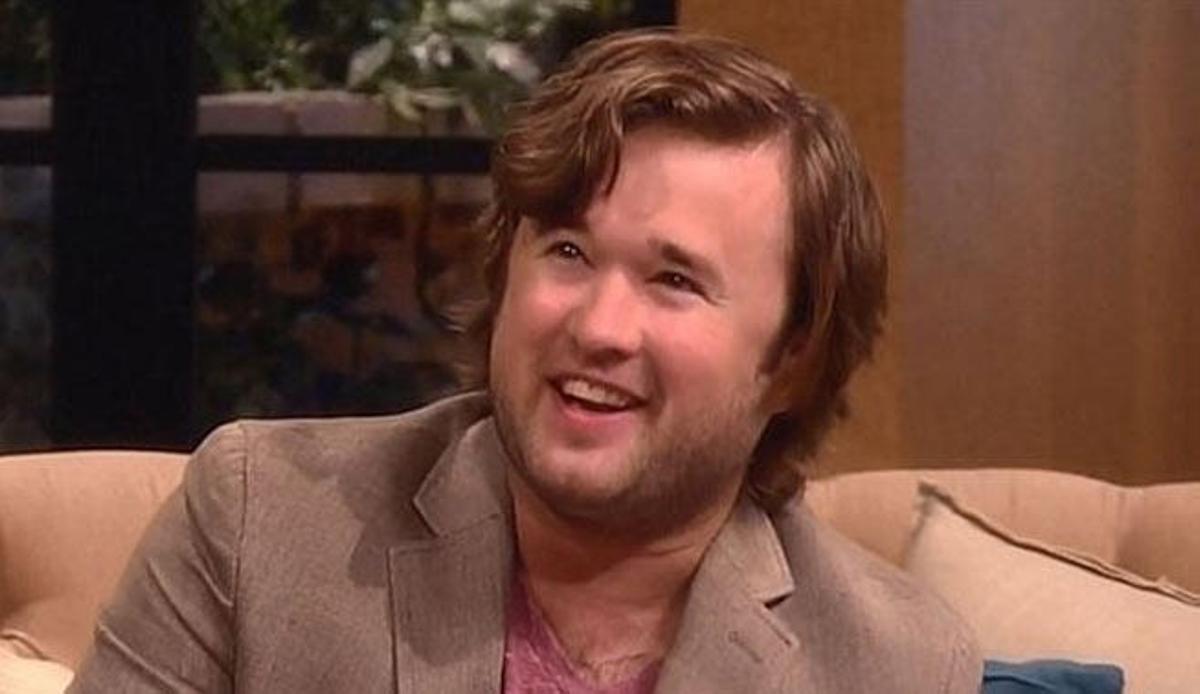 Haley Joel Osment explica su increíble cambio de imagen