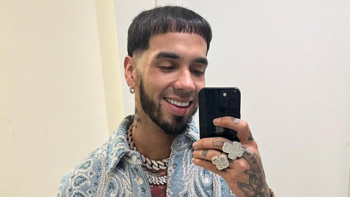 Anuel AA no supera a la 'bebesita' y le dedica su última canción a Karol G
