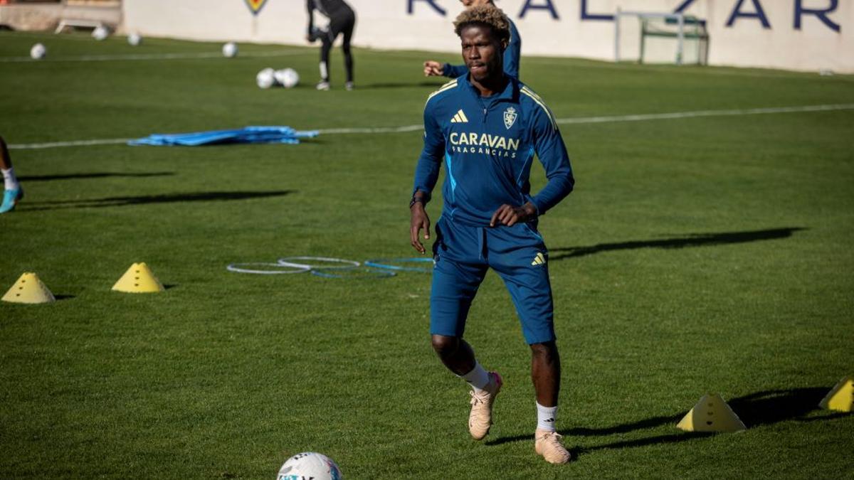 Real Zaragoza | Paul Akouokou ratifica el riesgo de su apuesta. Al menos dos partidos de baja ...