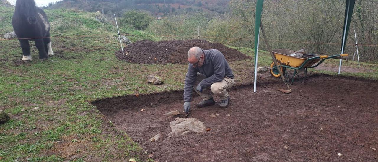 Comienzan a excavar el castro del pico Castiello de Ribera de Arriba ...