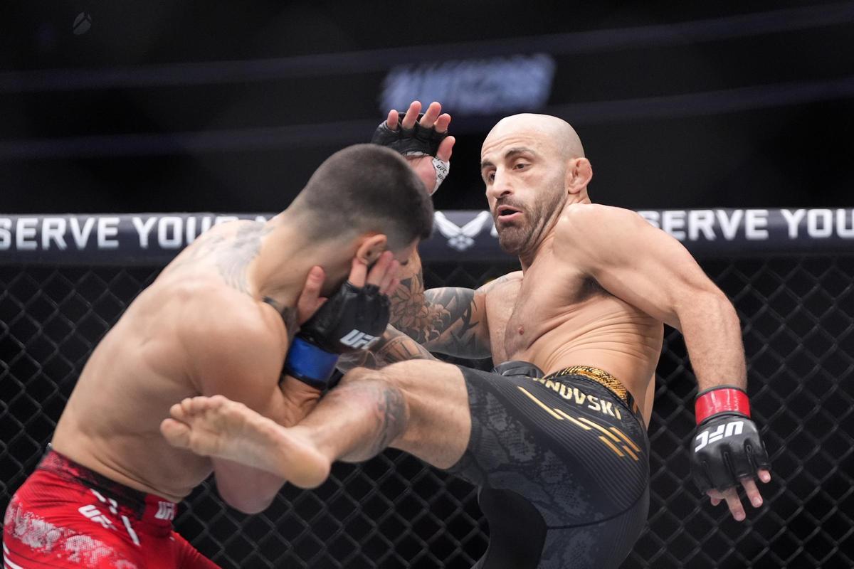 Topuria se proclama campeón del mundo tras un KO para la historia | FOTOS