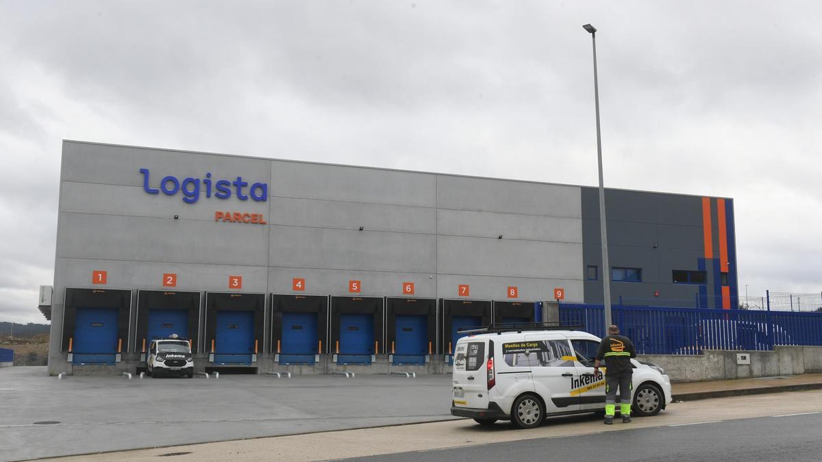 Logista inaugura una nueva nave en Arteixo, que estará plenamente ...