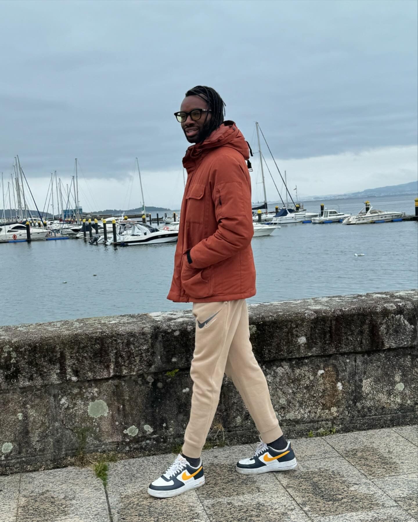 El futbolista Javier Balboa, de turismo por Ribeira