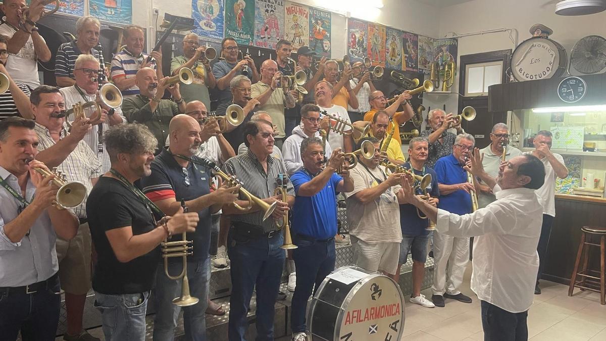 CARNAVAL: ‘El Grillo’ sustituye a Eliseo Carrillo en la dirección de la ...