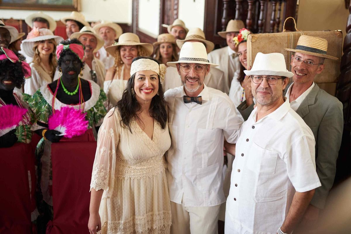 CARNAVAL DE LOS INDIANOS: Dos parejas se casan en Los Indianos ...