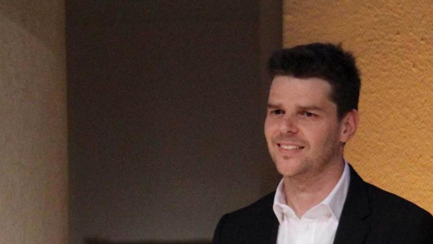 Pablo Alonso reivindica a su generación al recibir el Nacional de Física