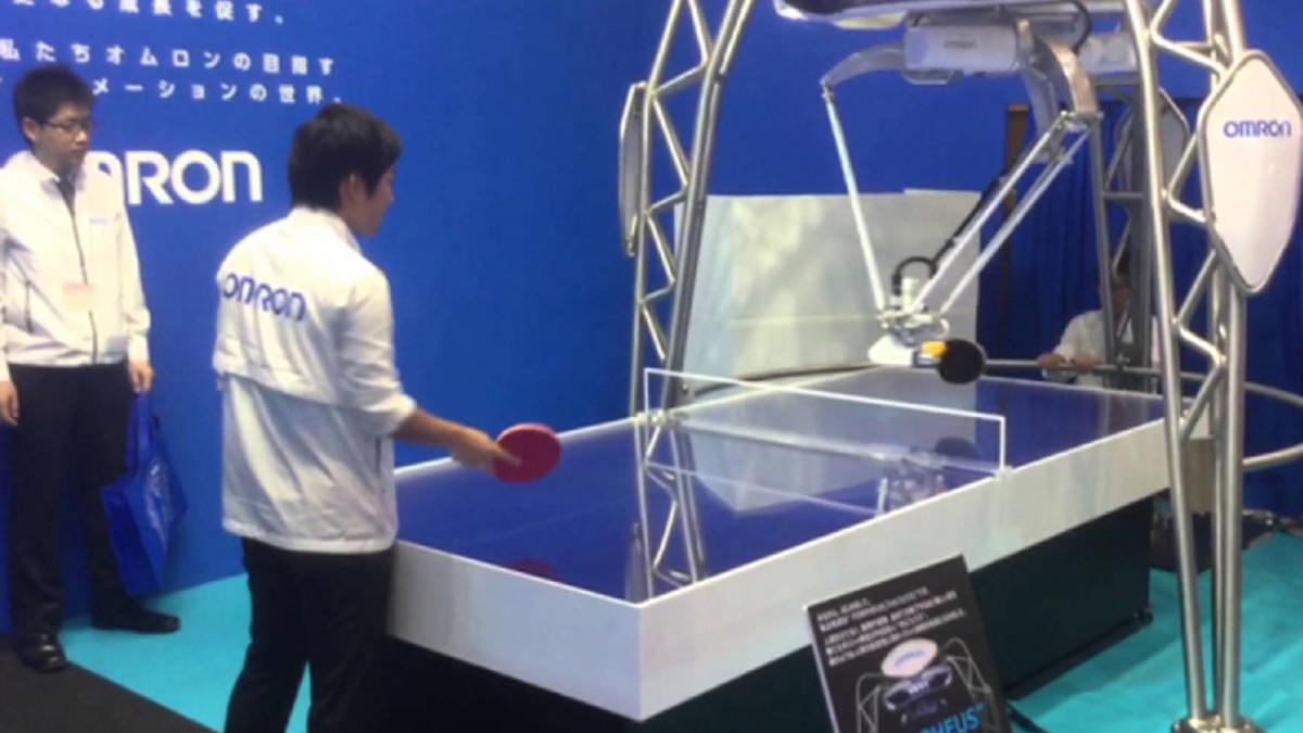 FORPHEUS, el primer robot instructor de tenis de mesa