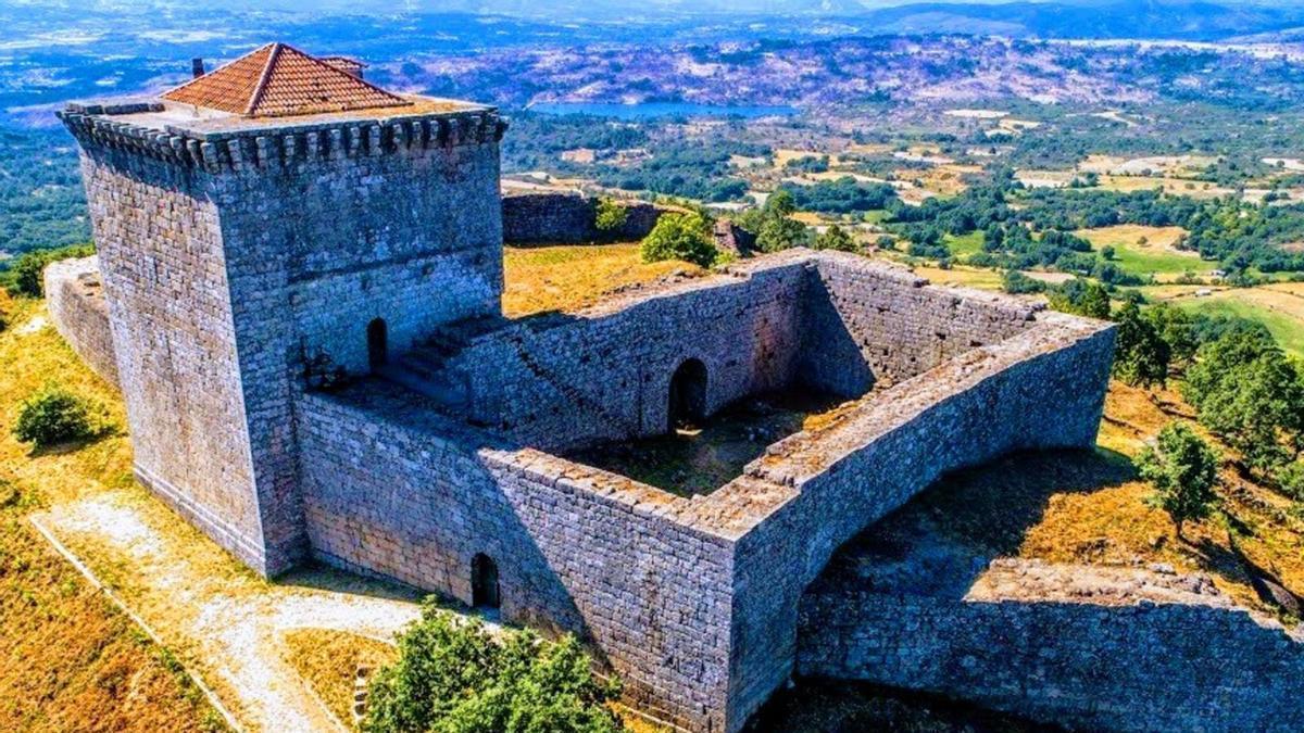 Patrimonio: O castelo de Monforte de Rio Livre (Portugal)
