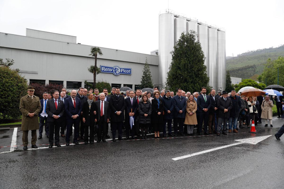 EN IMÁGENES: Inauguración de la nueva planta de Reny Picot en Anleo (Navia)