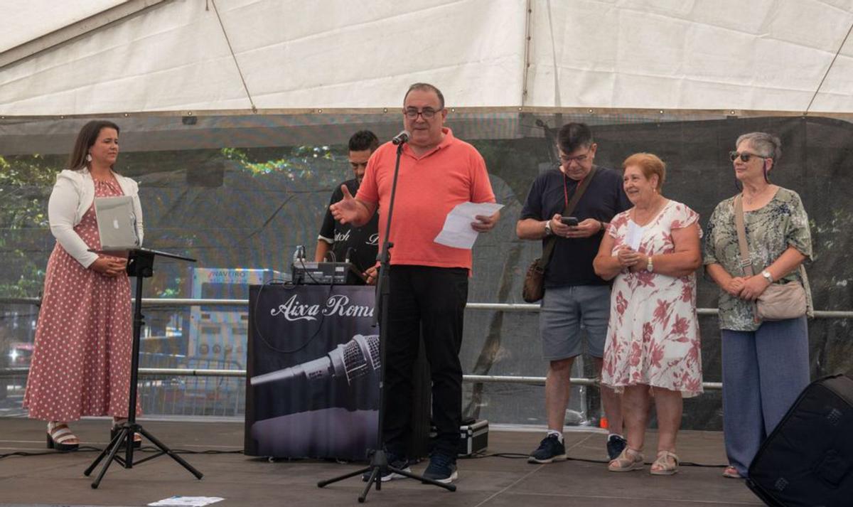 Monelos celebra sus fiestas con música tradicional