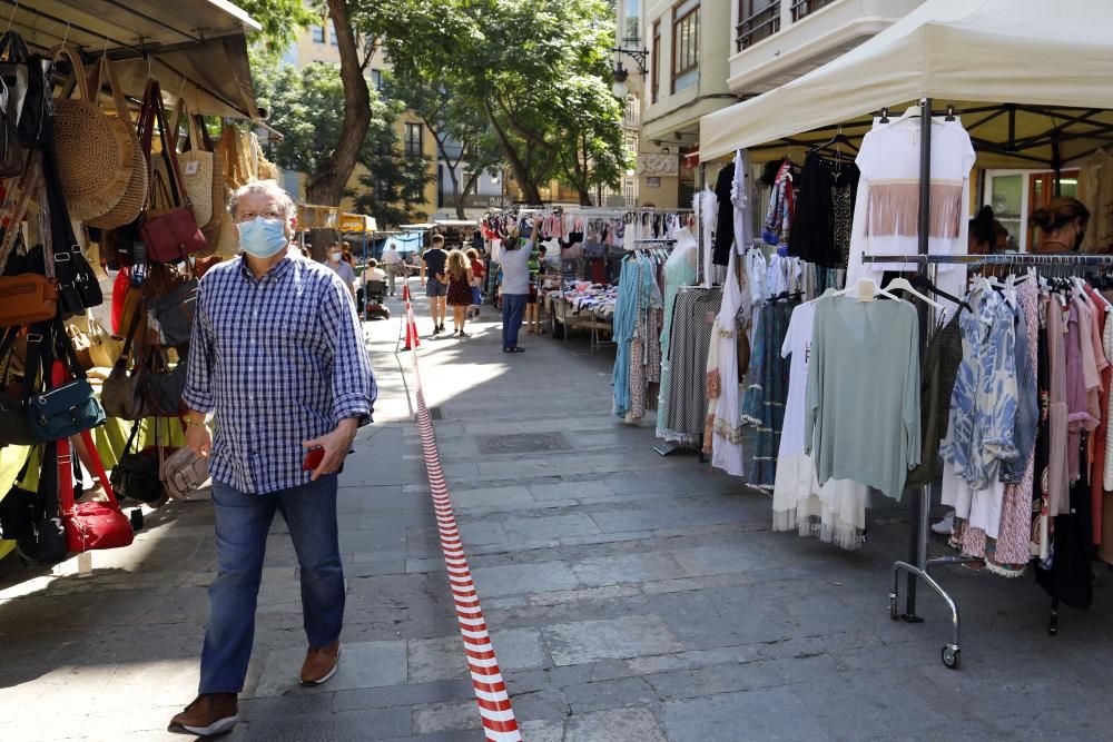 Reabren los mercadillos de la ciudad de València