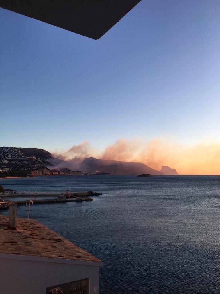 Estas son las imágenes del incendio de Altea Hills y el Mascarat