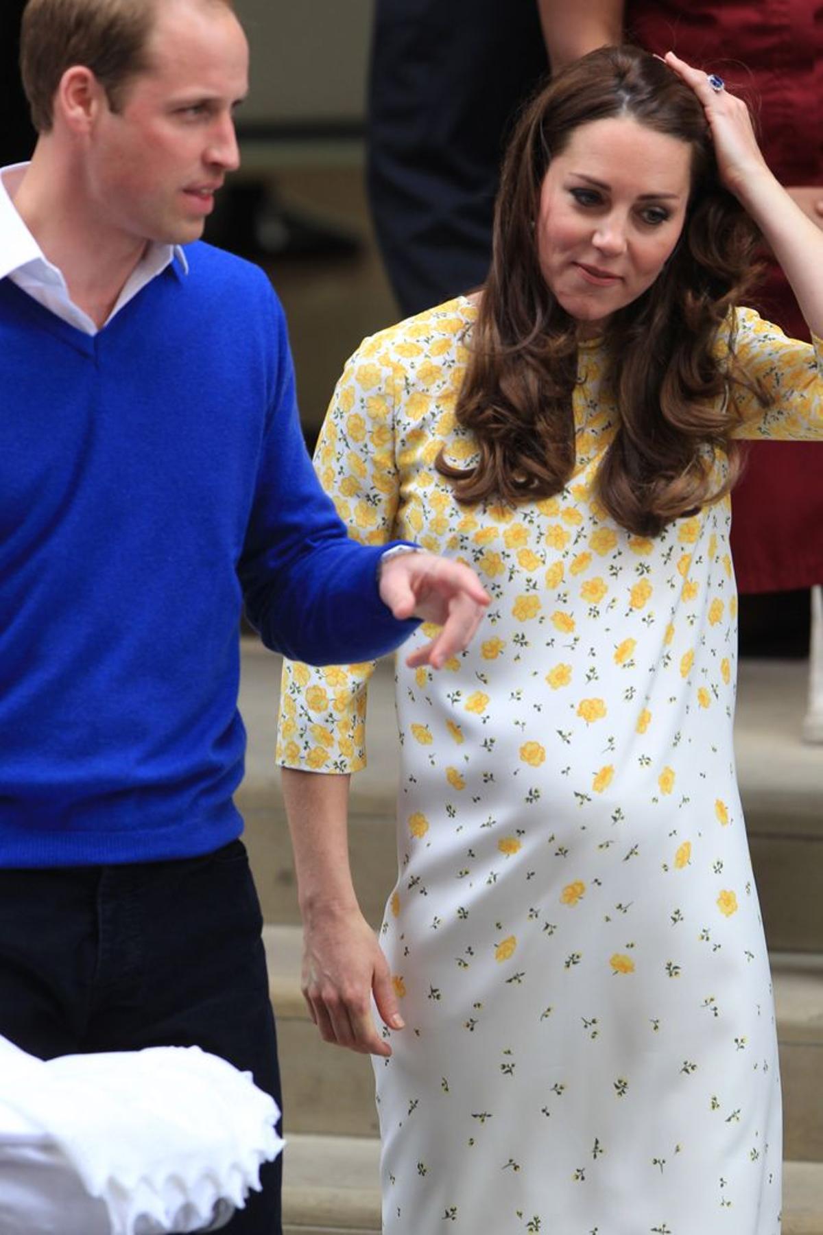 Kate Middleton vuelve a vestir de Jenny Packham al salir del hospital ...