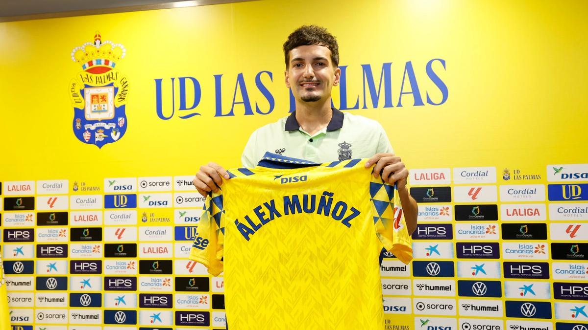 VÍDEO | Presentación de Álex Muñoz como nuevo jugador de la UD Las Palmas