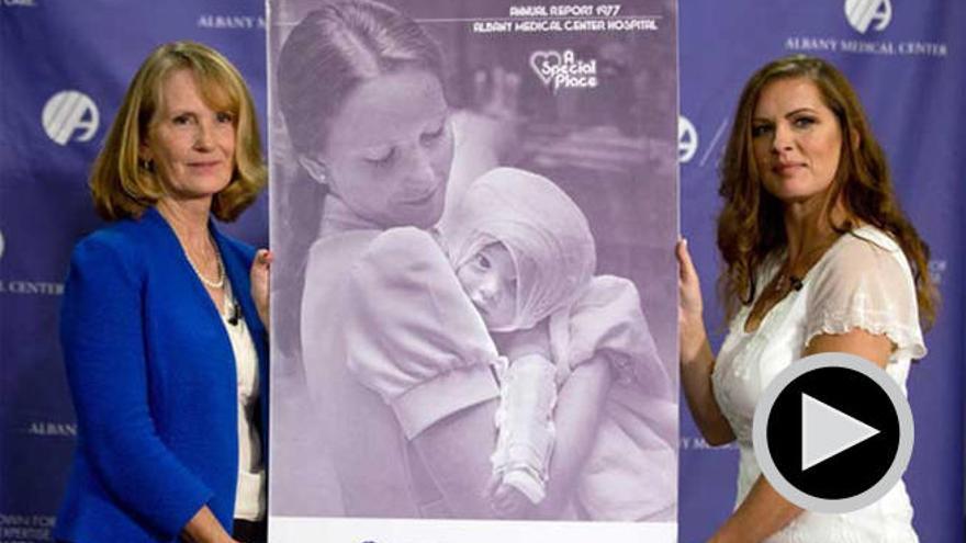 Encuentra 38 años después a la enfermera que la cuidó