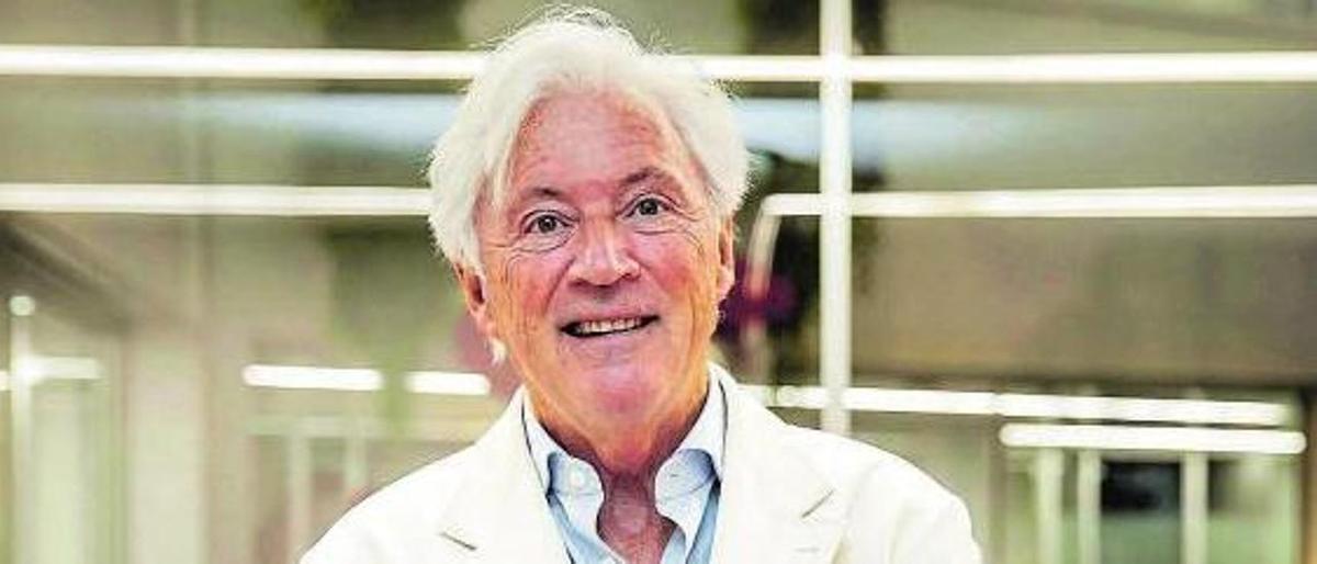 Antonio de Lacy: "Una de cada tres personas tendrá cáncer"