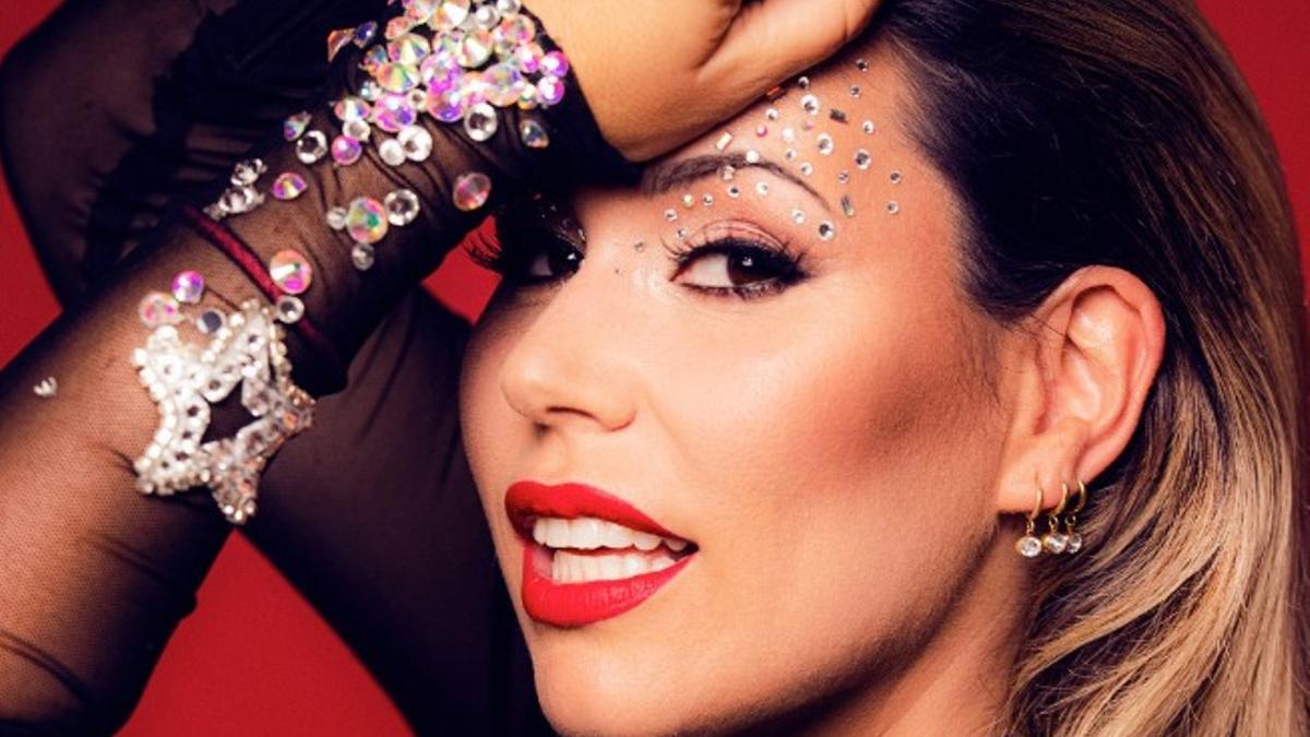 Anaé regresa a los escenarios al ritmo de 'Santa Cruz en Carnaval'