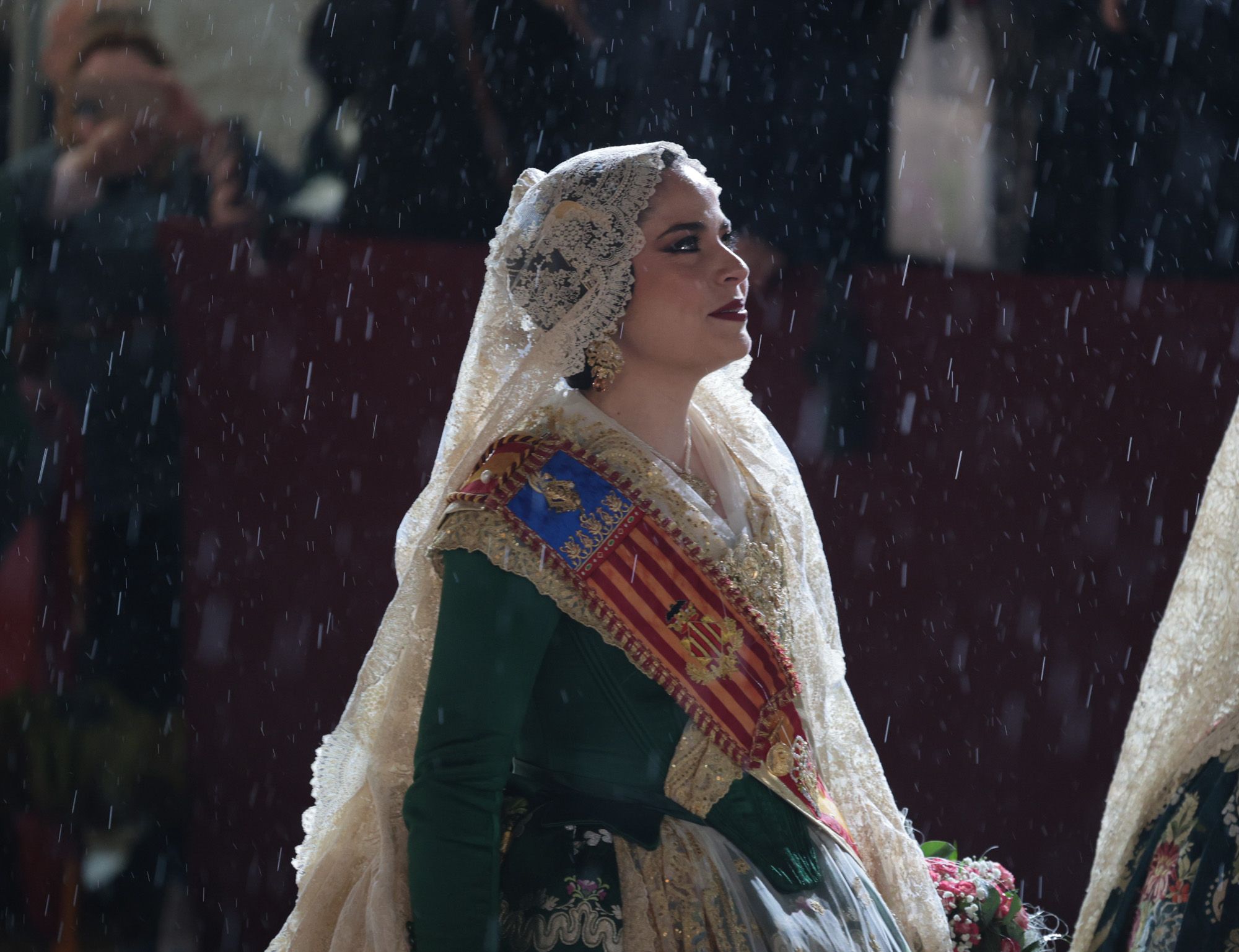 La Fallera Mayor de València, Berta Peiró, cierra la Ofrenda a la ...