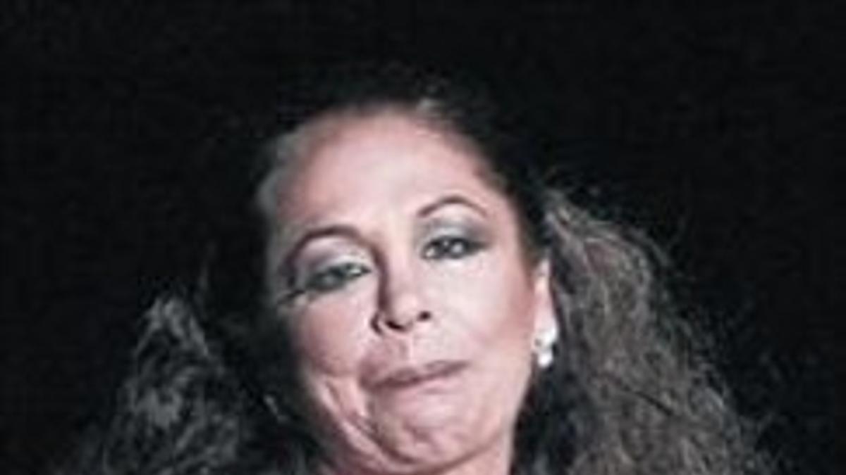 Los fans dan dinero a Pantoja