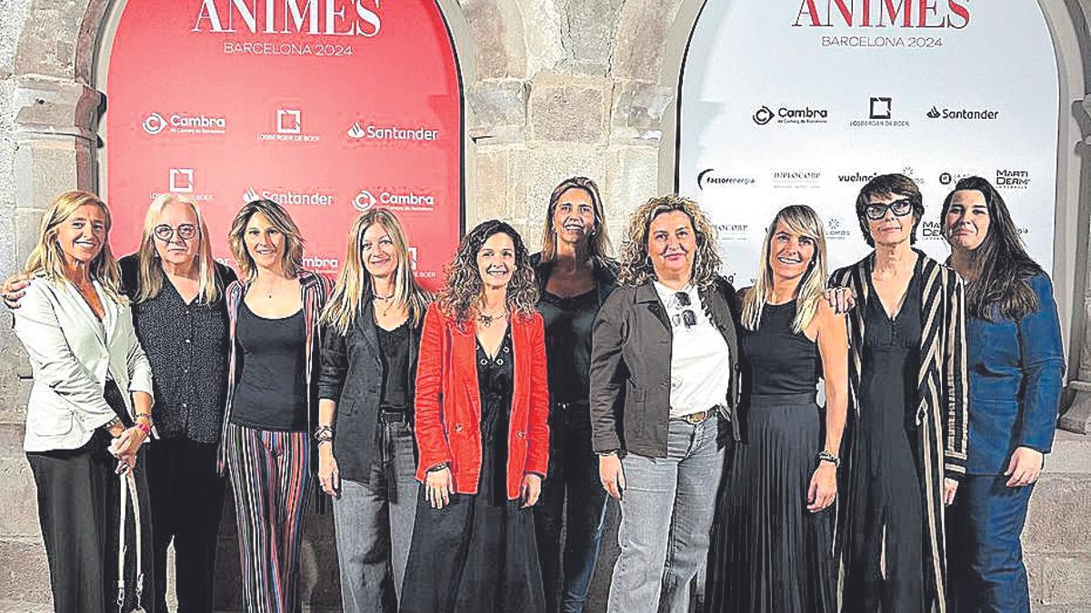 «Macronetworking» de dones per a dones: molt de focus i més vins perquè sí