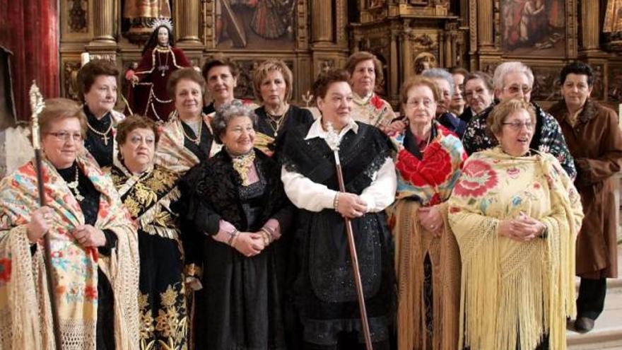 Mujeres con vara alta