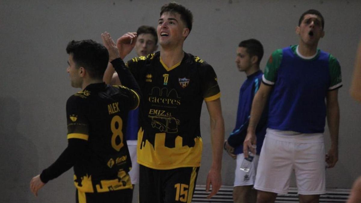 El Cáceres Uex se queda sin Alex González y Aarón Chamorro - El ...