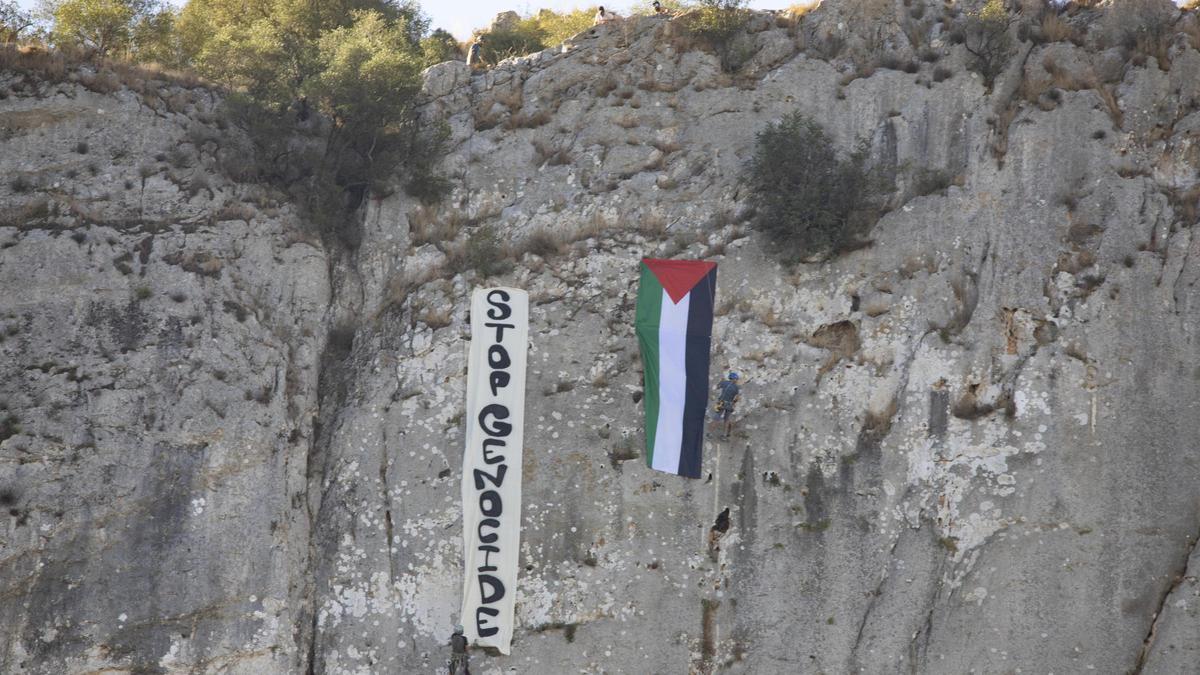Contra el genocidio en Gaza: Colocan otra gran bandera de Palestina en ...