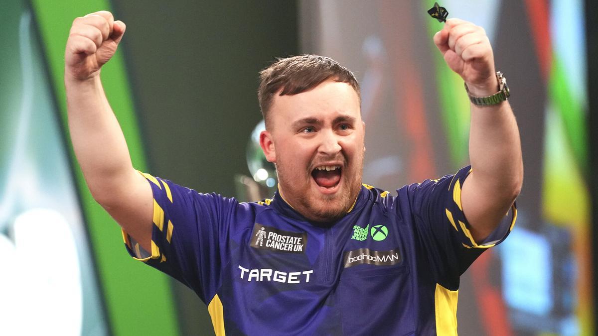 LUKE LITTLER DARDOS | El inglés Luke Littler, de 17 años, se convierte ...