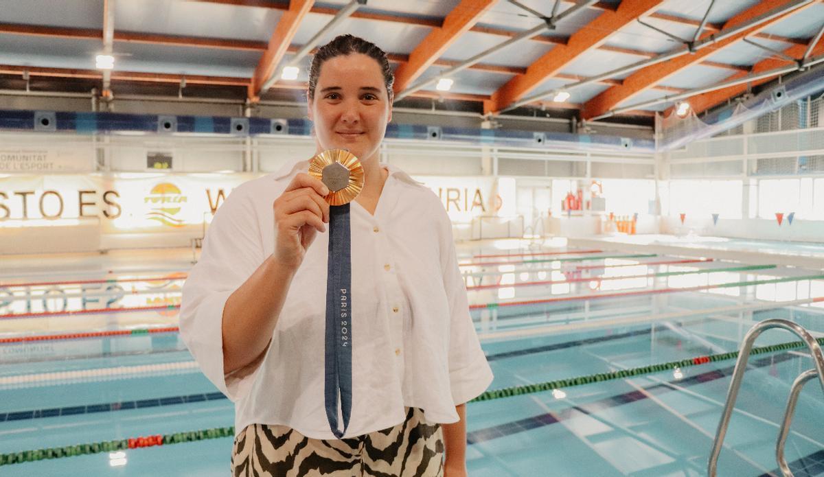 Waterpolo: La waterpolista olímpica Paula Leiton entrena junto a las ...