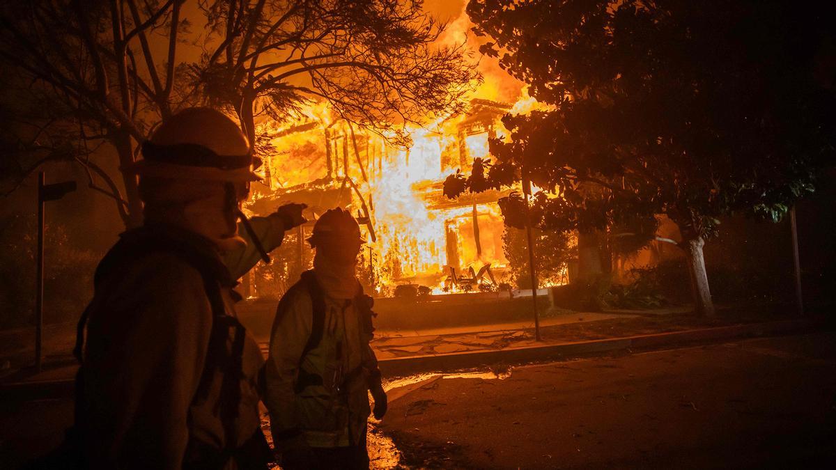 Los Ángeles declara el estado de emergencia por incendios sin control | FOTOS